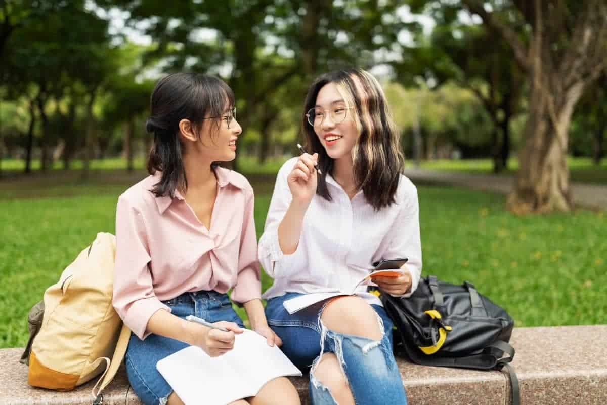 Does College Have Prom? (Dances & Formals Demystified) – campusrats.com